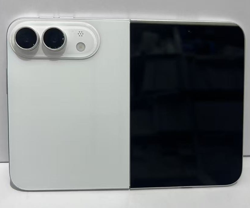 iPhone Fold Dummy Surfaces in White, May Be Only Launch Color [Images ...