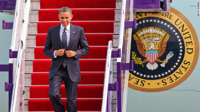 Obama Calls Apple CEO Tim Cook to Discuss Fiscal Cliff, Economic Growth ...