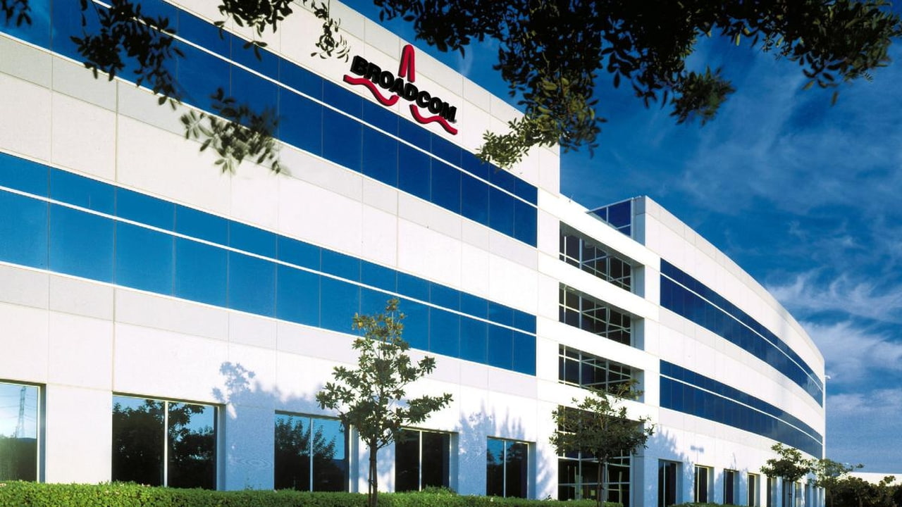Apple is Allegedly Working With Broadcom on a Custom Wireless Charging ...
