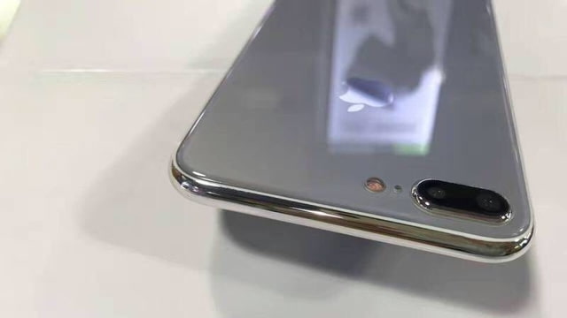 Photos of 'iPhone 7s Plus' Dummy Model With Glass Back - iClarified