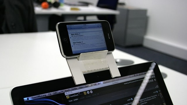 Monitor Monster: Dock Your iPhone on Your Monitor [DIY] - iClarified