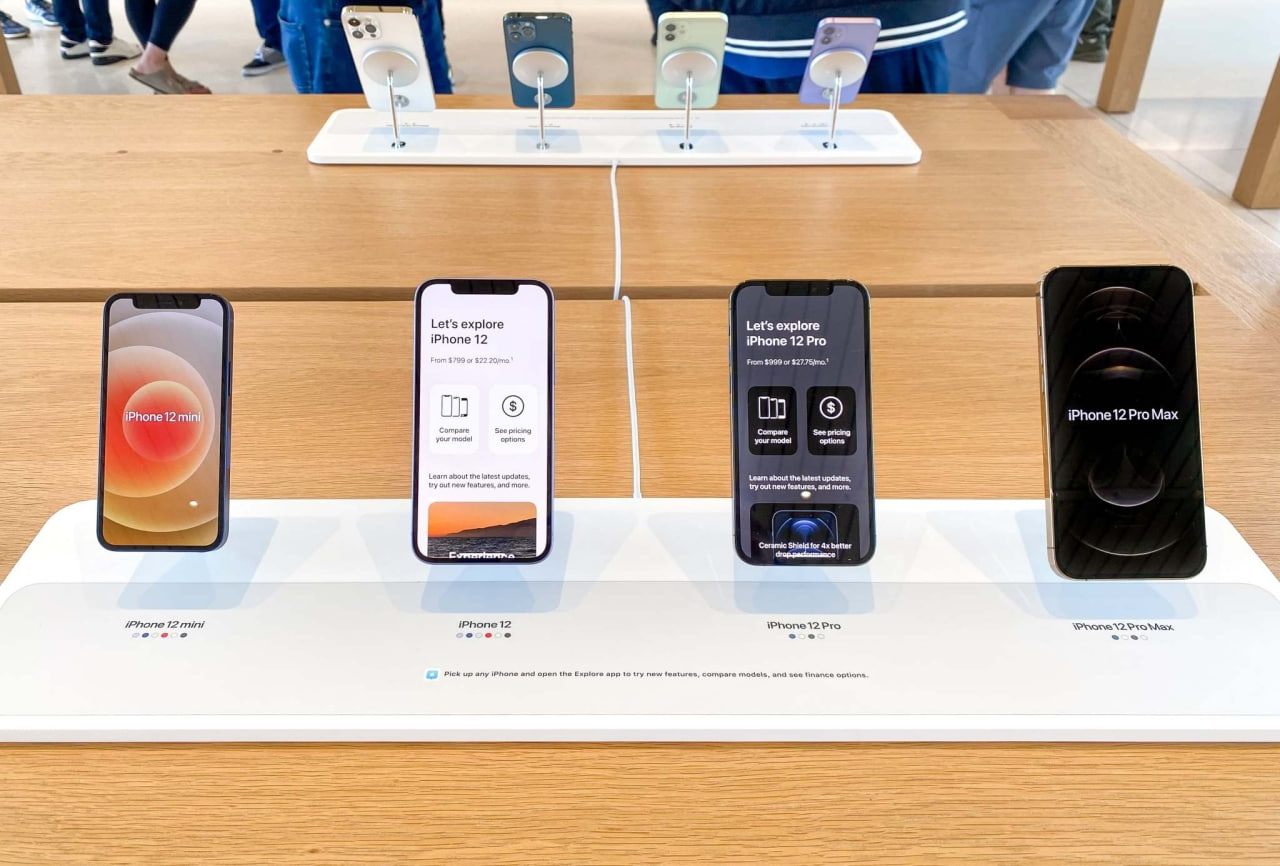 Check Out Apple's New MagSafe iPhone Display Stand for Retail Stores ...