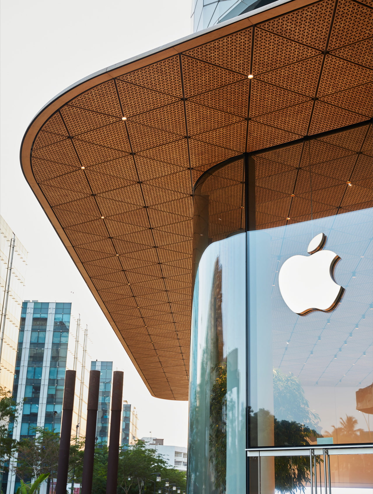 Apple Shares Photos of Its First Retail Store in India - iClarified