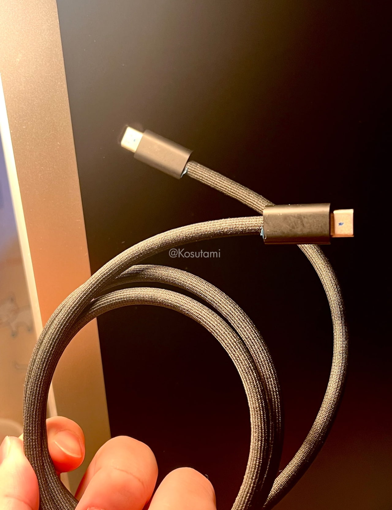 Apple May Sell Optional USB4 Gen2 Data Transfer Cable for iPhone 15 Pro ...