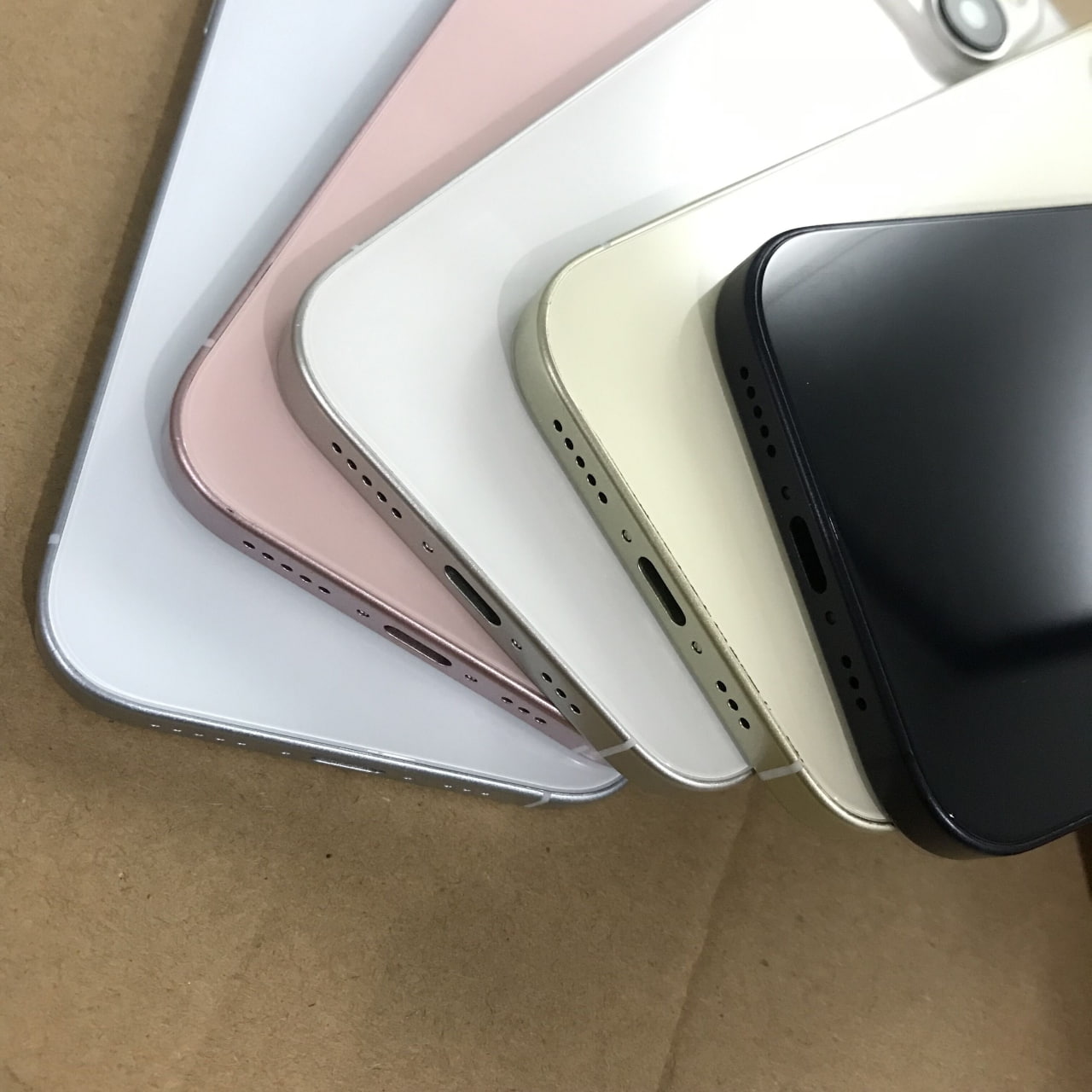 New Dummy Models Allegedly Reveal Color Options for iPhone 15 and ...