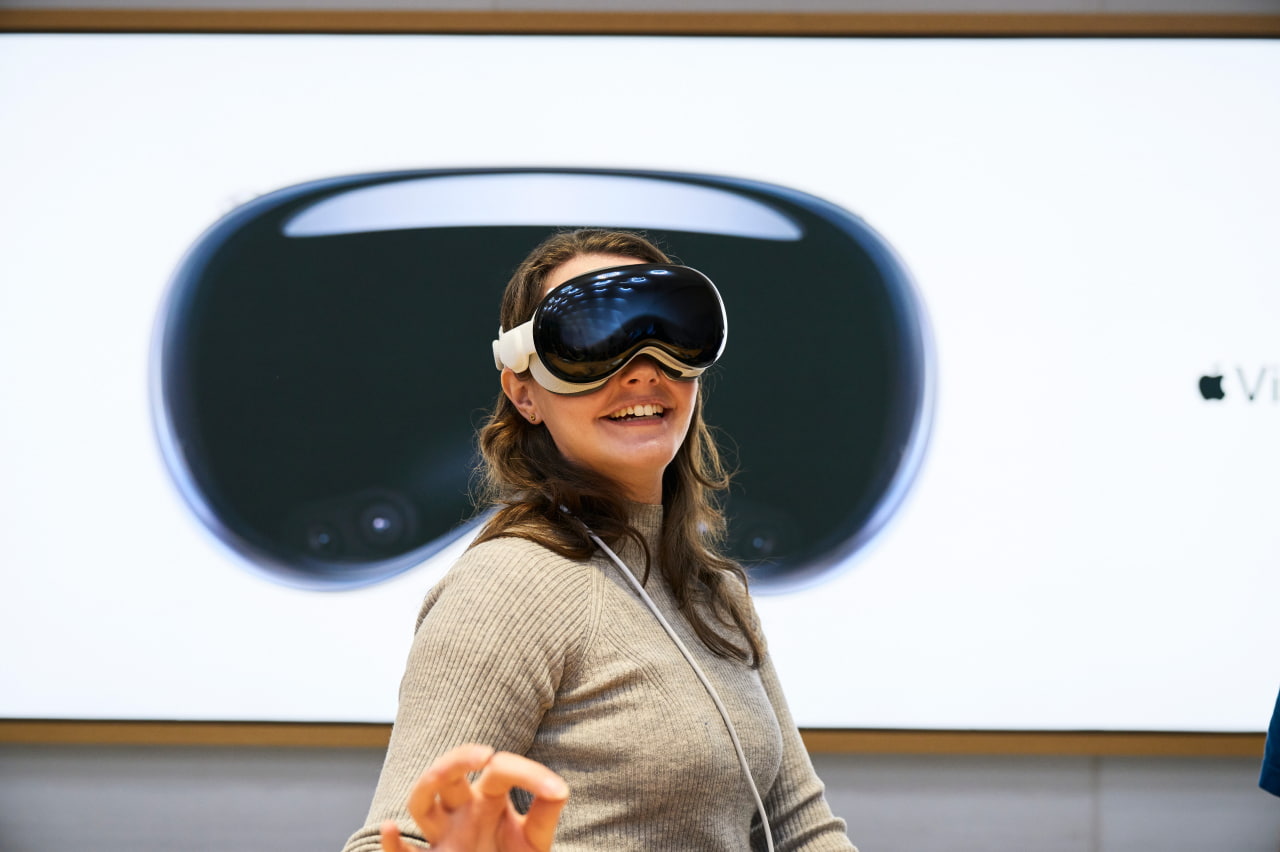 Apple Shares Photos and Video From Vision Pro Release Day - iClarified