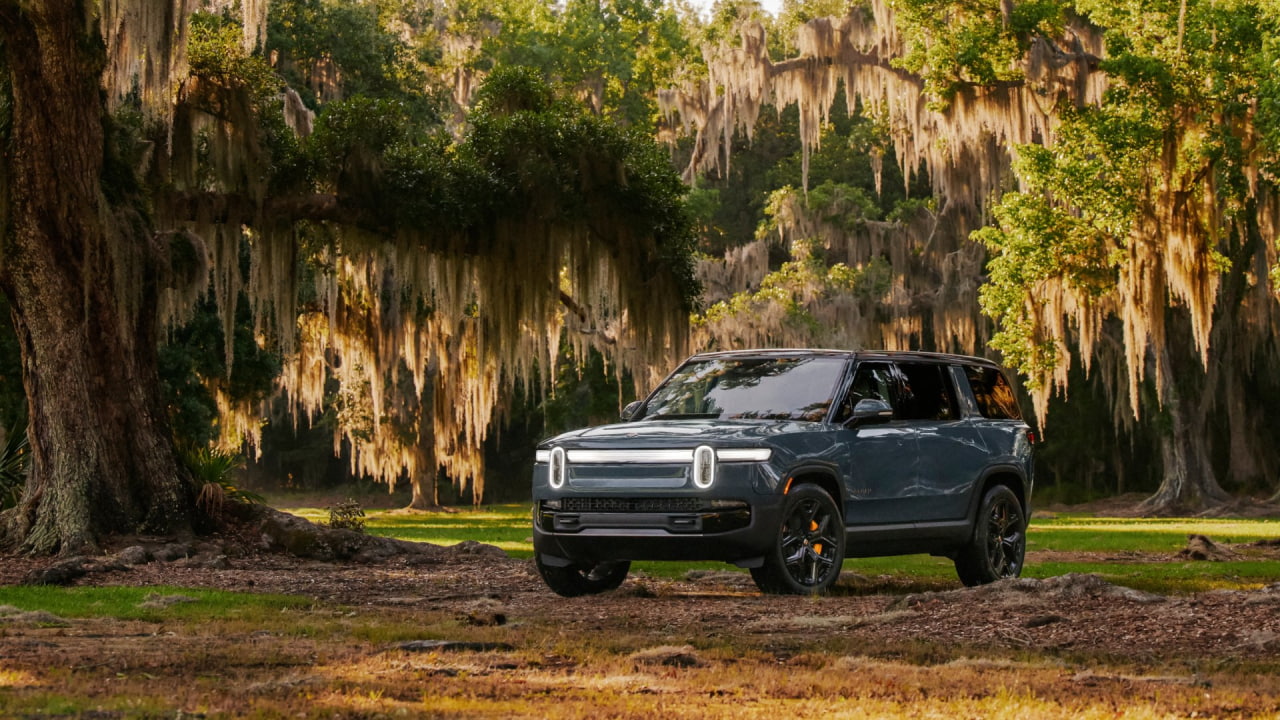 Rivian Unveils Second Generation R1S SUV and R1T Pickup With Apple Car ...