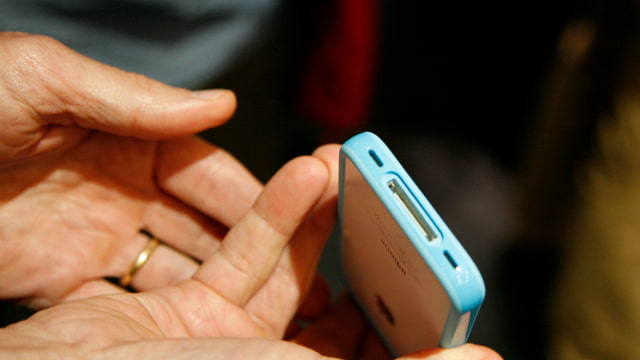 Closeup Photos of the Official iPhone 4 Bumper - iClarified